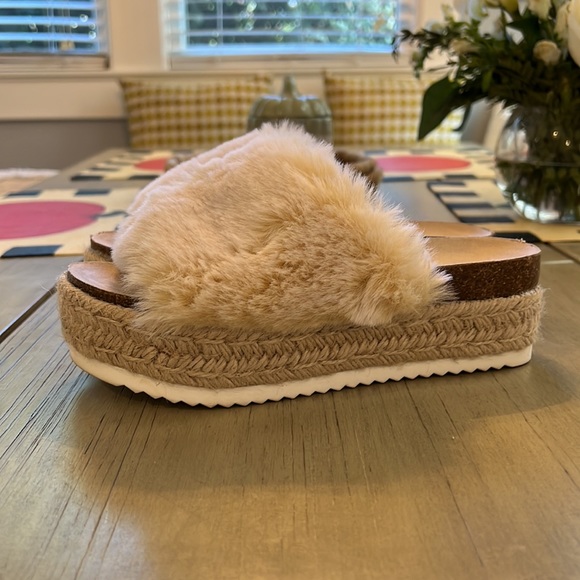 Dolce Vita | Shoes | Dolce Vita Fuzzy Slides | Poshmark